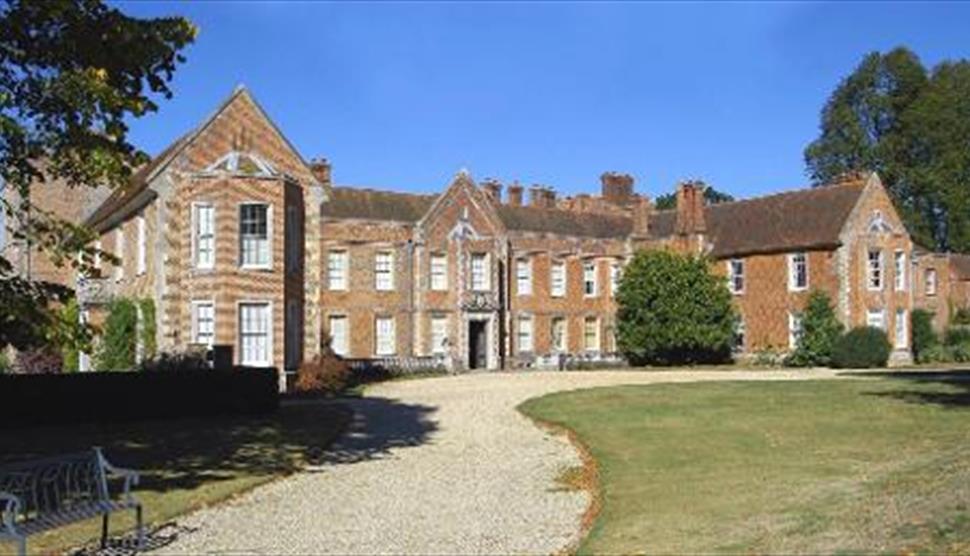 Apple Pressing at The Vyne - Visit Hampshire